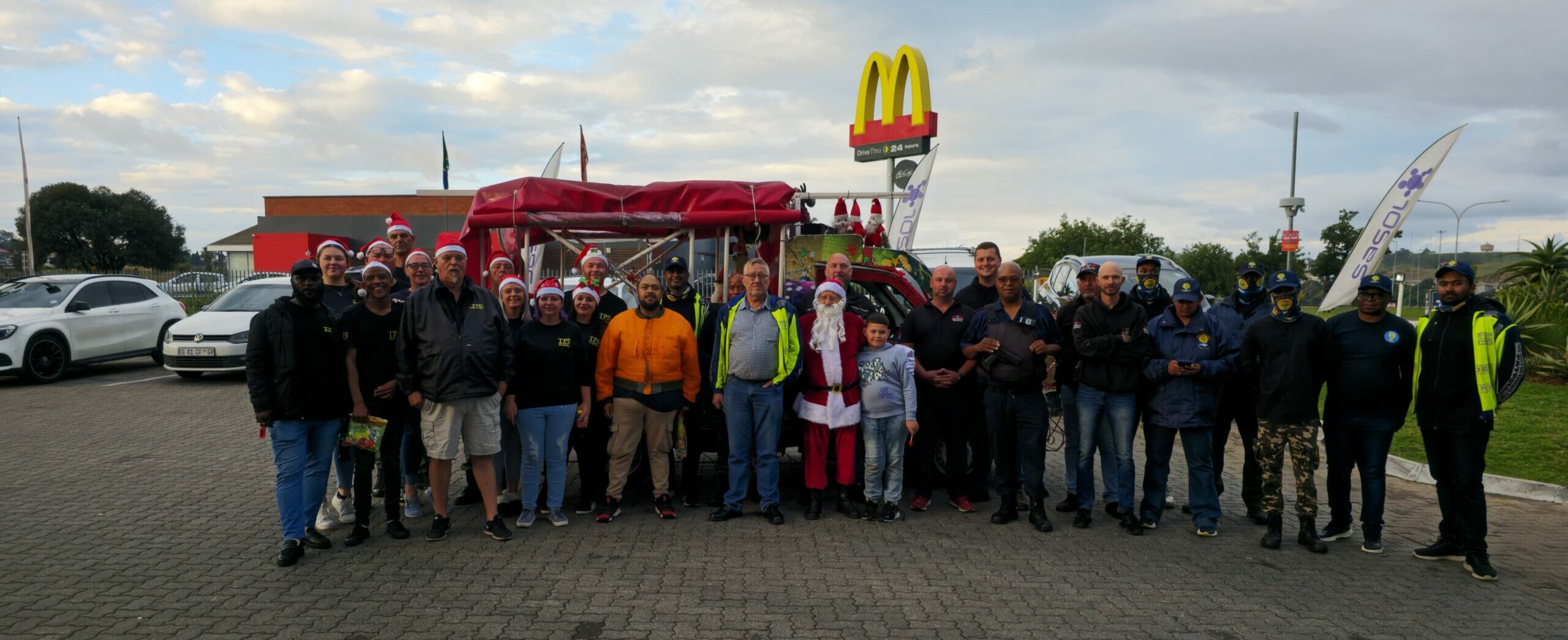 Festive spirit on wheels as Santa bus delights Mondeor families ...